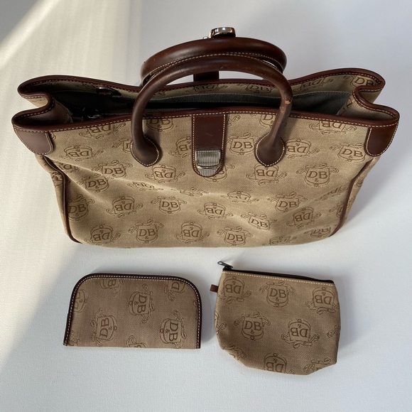 Dooney & Bourke | Bags | Vintage Dooney Bourke Signature Logo Donegal ...